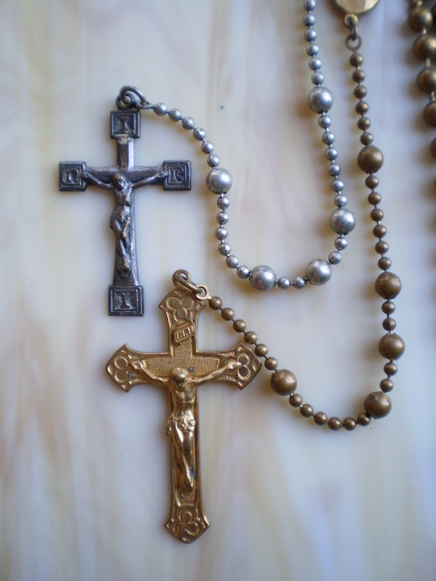 Collecting Antique Rosaries: Antique WWI and WWII Rosaries for Soldiers Collecting Antique Rosaries: Antique WWI and WWII Rosaries for Soldiers