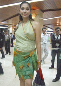 Profile Ayu Azhari : Foto - Biography | Celebs Hot Photo - Biography And Gossip