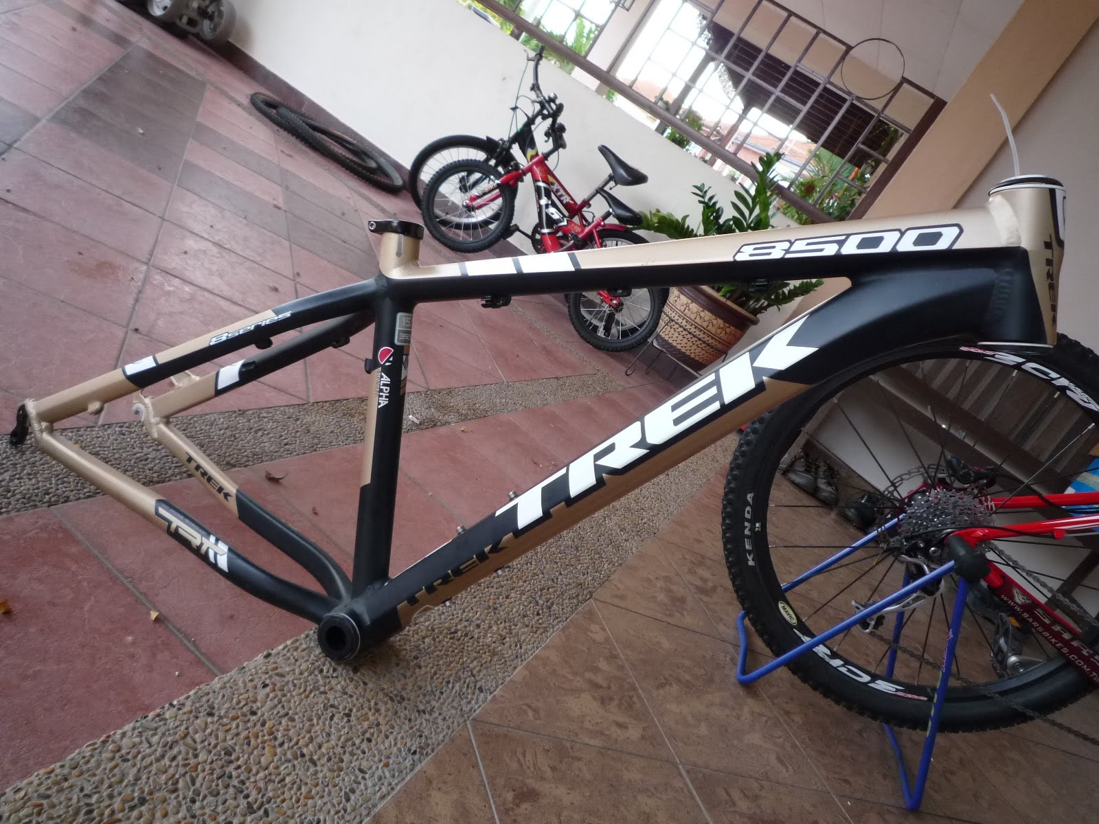 LeT MaKAN MAKan 2011 Trek Mtb Frame For Sell let-makan-makan-2011-trek-mtb-frame-for-sell