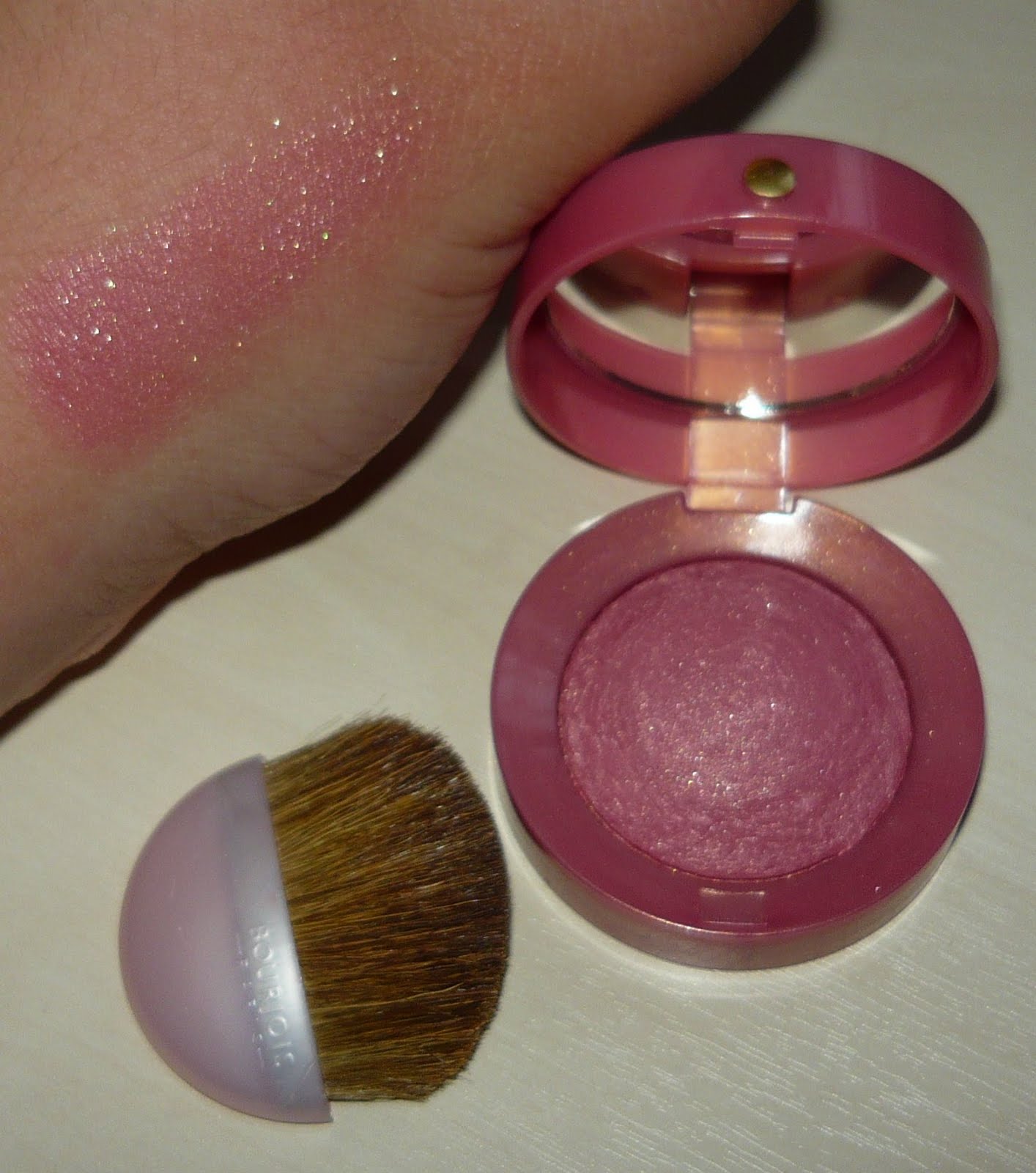 Femme Fatale by Jeh: Testei: Blushes Bourjois. Femme Fatale by Jeh: Testei: Blushes Bourjois.