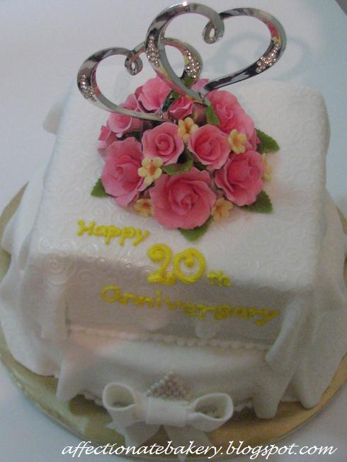 Affectionate 20th Wedding Anniversary Cake Cupcakes Combination affectionate-20th-wedding-anniversary-cake-cupcakes-combination