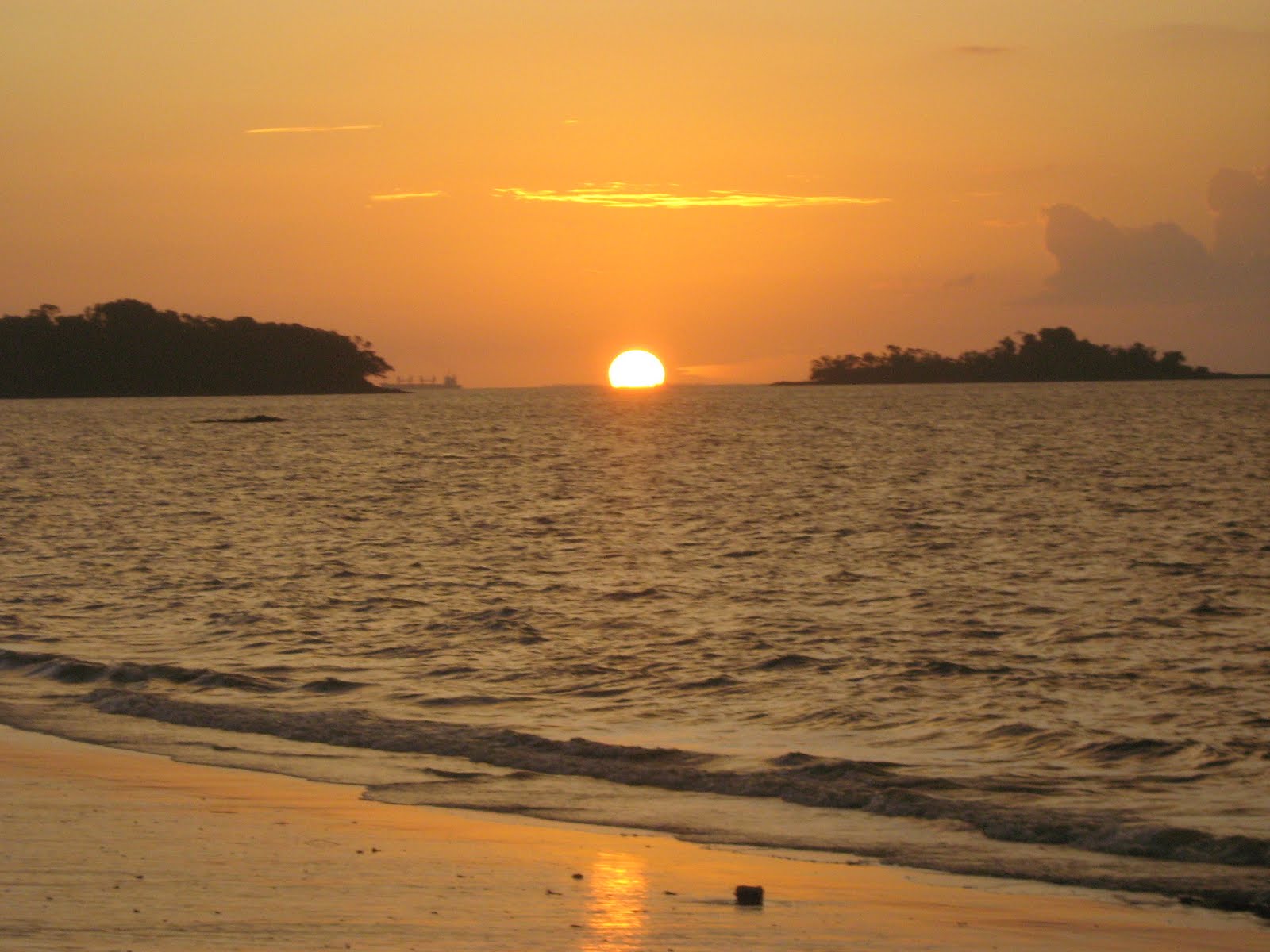BAÍA DO SOL - Mosqueiro - Belém do Pará: BELISSIMO ENTARDECER EM BAÍA DO SOL