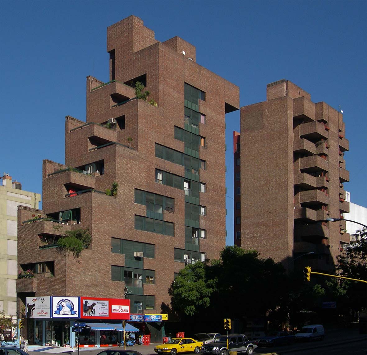 Edificios en Córdoba, Argentina / Togo Díaz | Edificios, Arquitectura, Inspiración