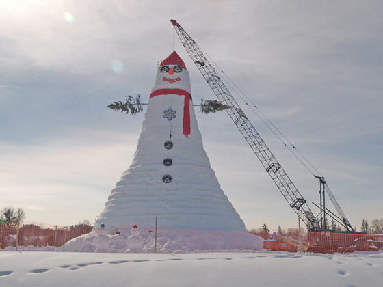 World's Largest Snowman - Olympia