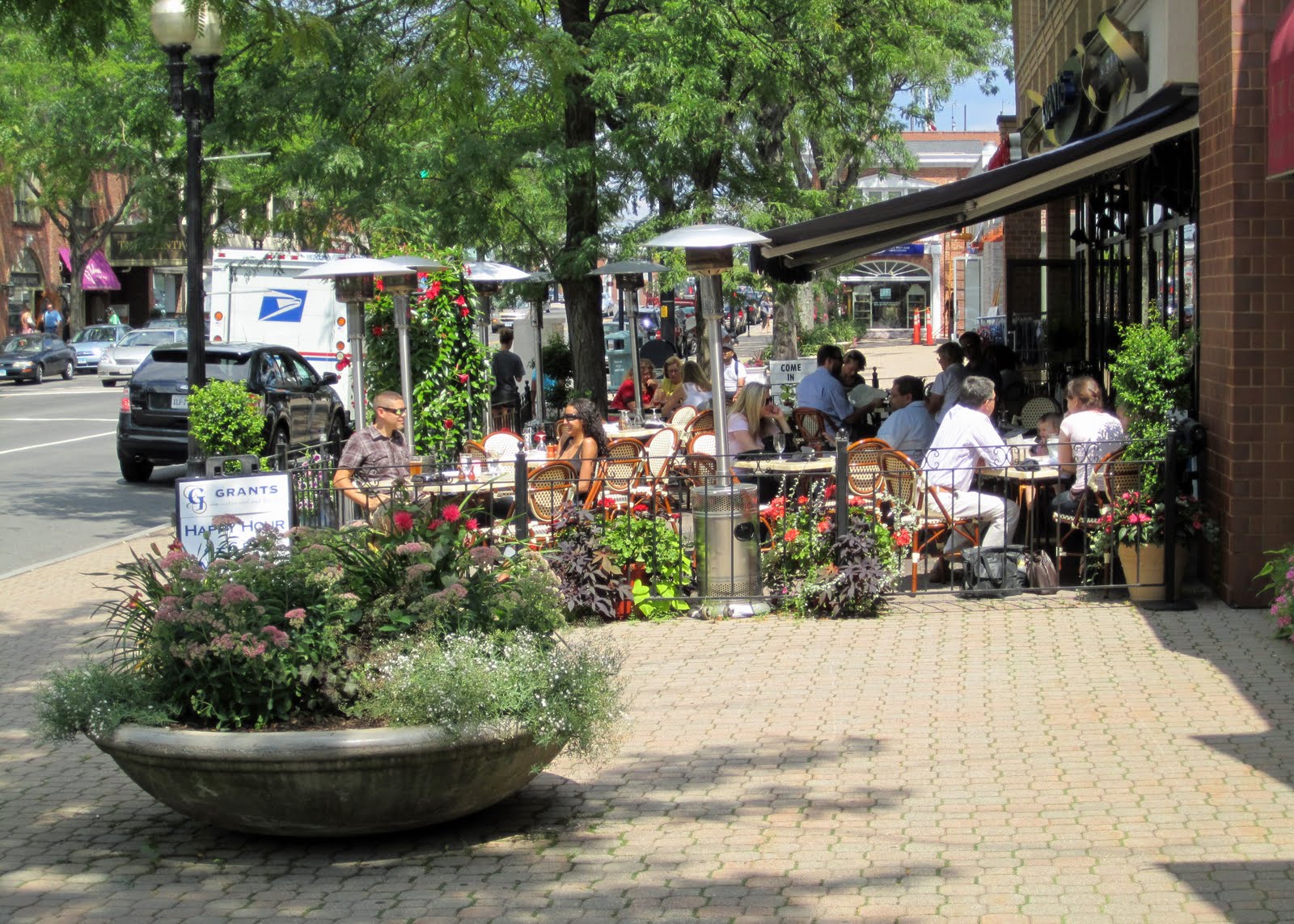 Naples and Hartford in Season: Floral and Flourishing West Hartford Center Naples and Hartford in Season: Floral and Flourishing West Hartford Center