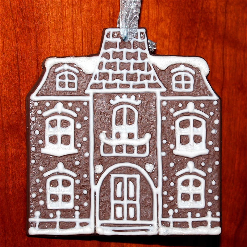 Capadia Designs: Gingerbread House Ornaments (and a digital freebie)