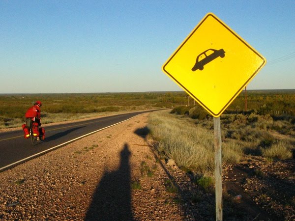 20 Challenging Unusual Road Signs UNUSUAL THINGs 20-challenging-unusual-road-signs-unusual-things