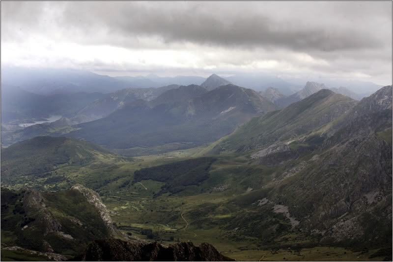 Nuestras montañas.: Picu Lago 2.007 mts. Desde el puerto de Las Señales.