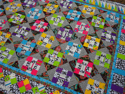 Amy Bradley Designs: Quilt Diva Quilt by Julie plus another Give-a-way