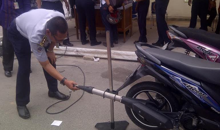 Emisi gas buang roda dua ~ IlmuPengetahuanku.com