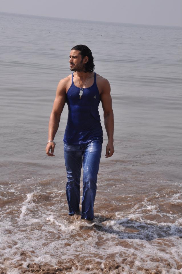 Shirtless Bollywood Men: Manoj Sharma