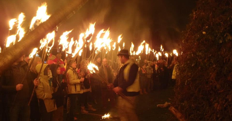 Tom's Britain: Attend Brockham Bonfire