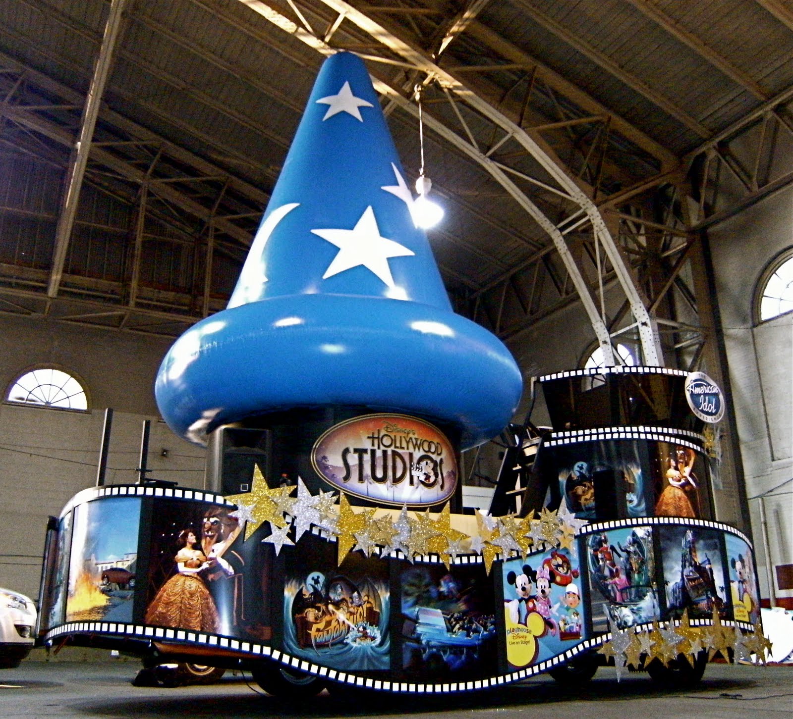 smoking monkey studio: Disney - 6ABC parade floats