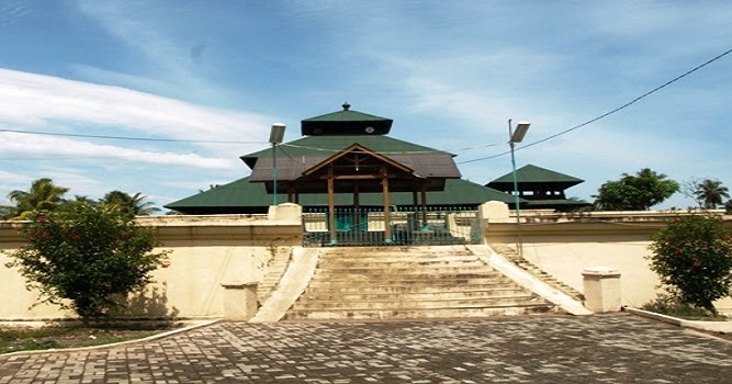OBJEK WISATA MASJID KUNO INDRAPURI ACEH - WISATA INDONESIA
