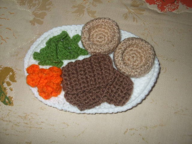 2000 Free Amigurumi Patterns: Free Roast Beef Dinner crochet pattern