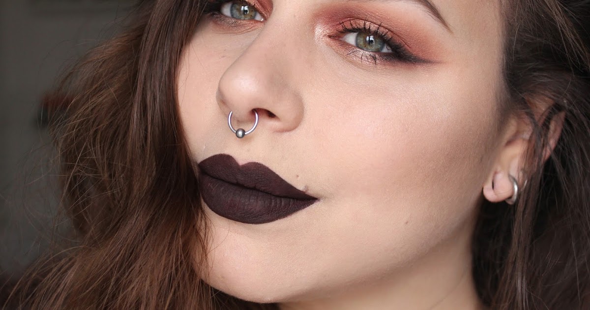 La Vie En..Cosmétiques: Face of the Day | Gothic Brown