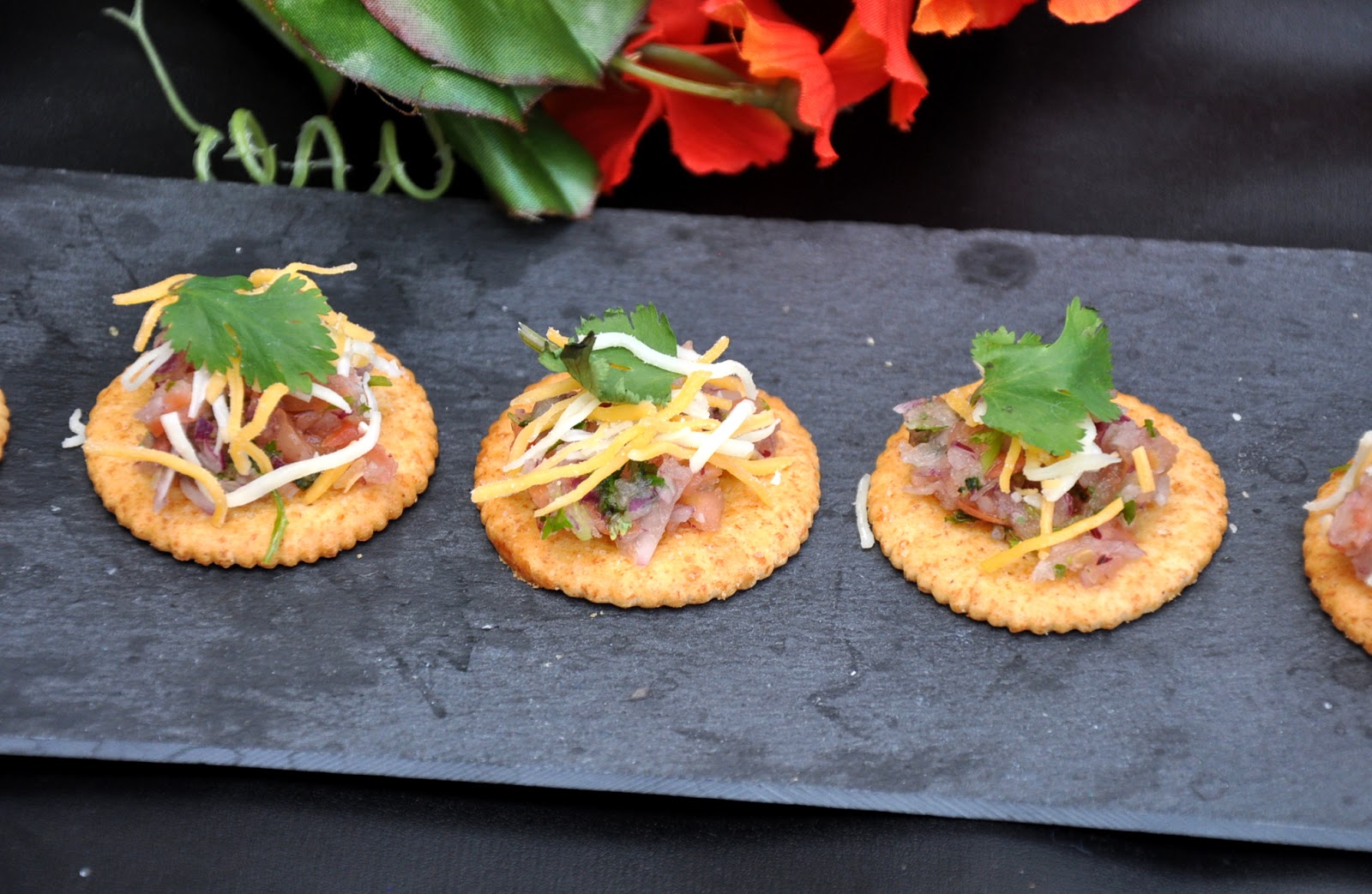 Praba's yummy experiments: Ritz Cracker Bites