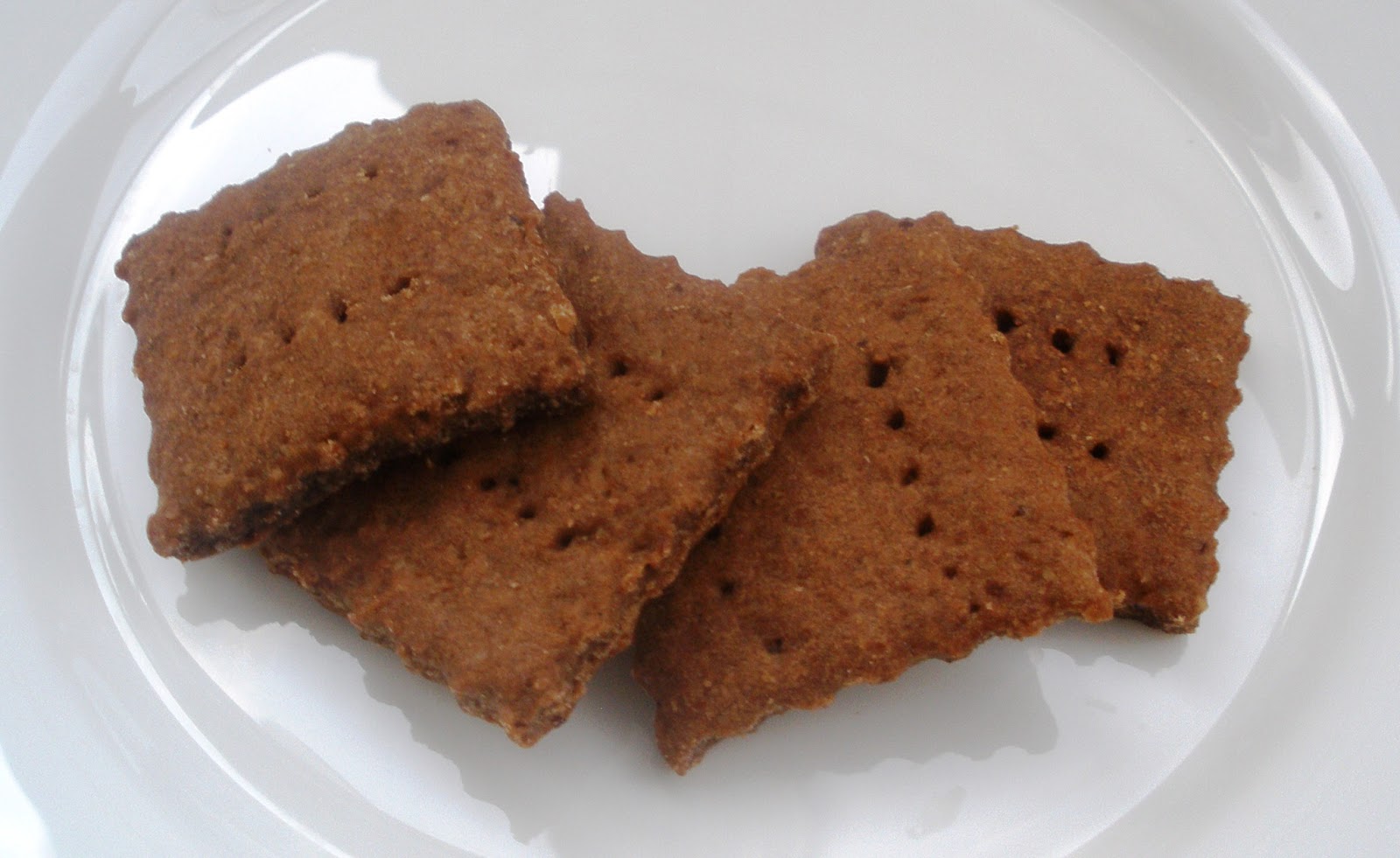 Enjoy Cris's Sweets: Biscuiti cu cacao, migdale si faina neagra