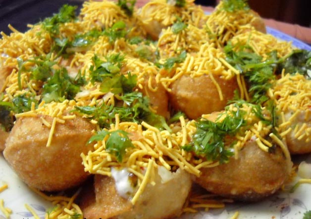 Food Recipes: Dahi Sev Batata Puri / Golgappa
