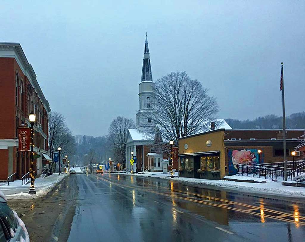 Springfield Vermont News: Help light a pole for the holidays