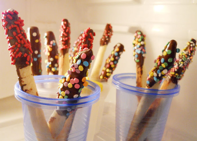 Recipe: Pepero Sticks - The Sweet Tidings
