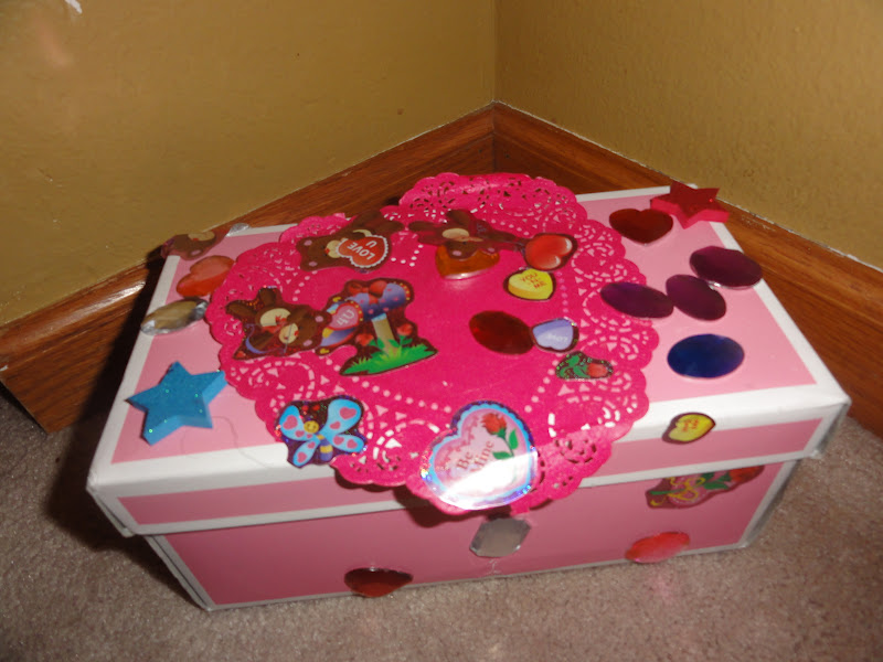 Tuesday's Tips: A Valentine's Box for God - Alicia Bruxvoort