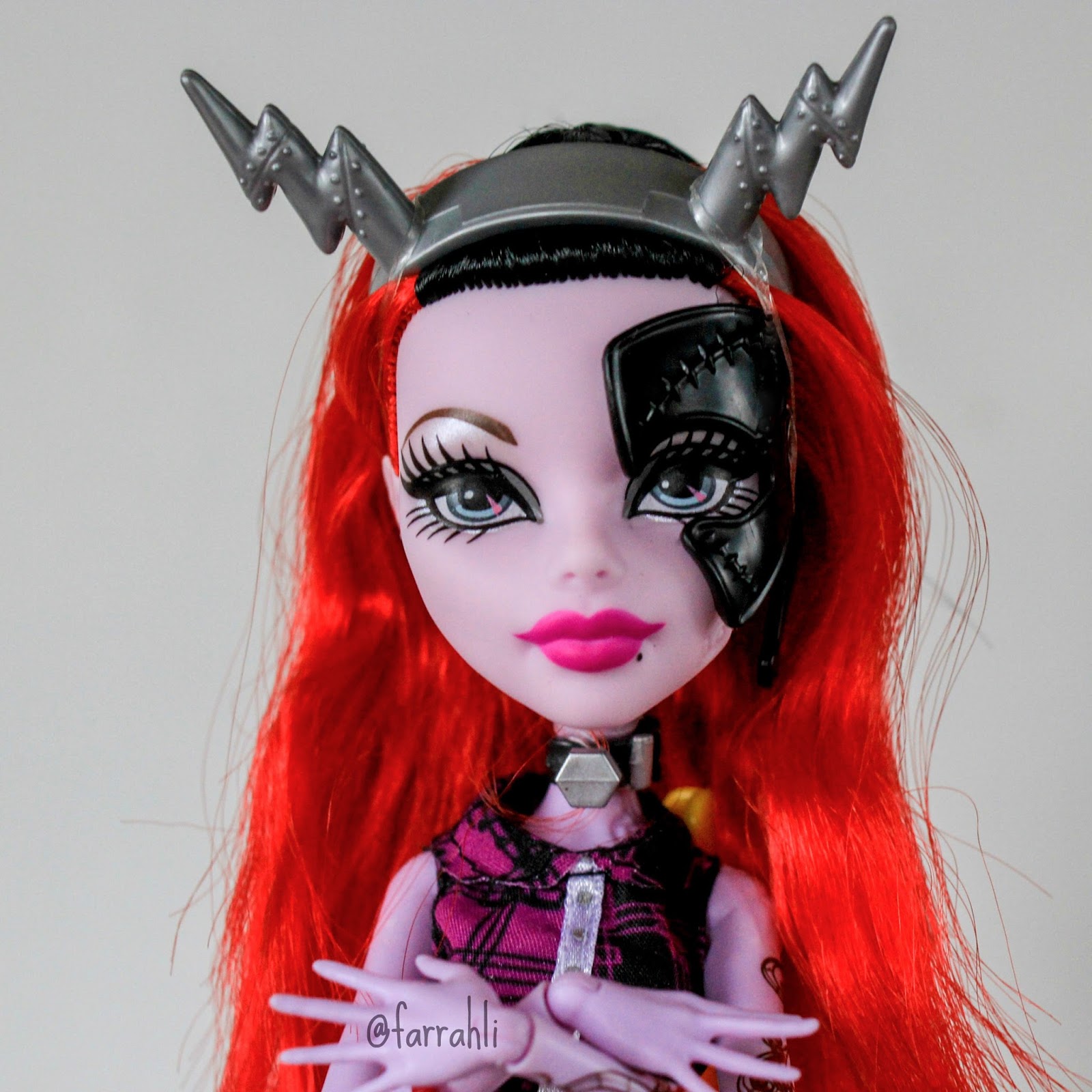 Cozy Comforts and Dolls: Doll Review: Freaky Fusion Operetta Monster High