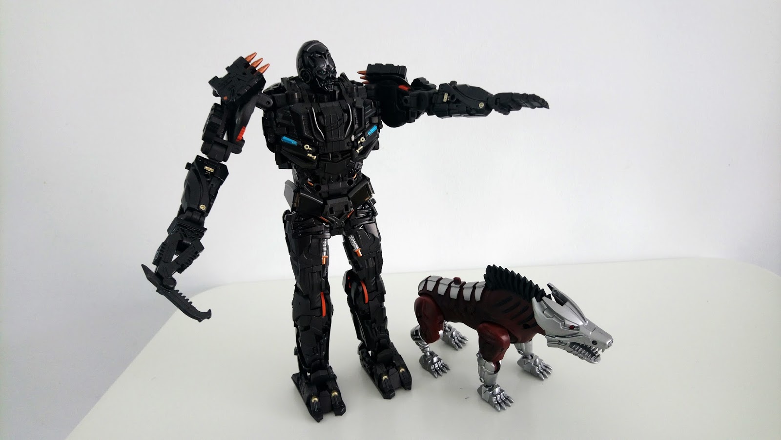 Transformers Yetmodark: PERU KILL UNIQUE TOYS R-01 "NO" LOCKDOWN