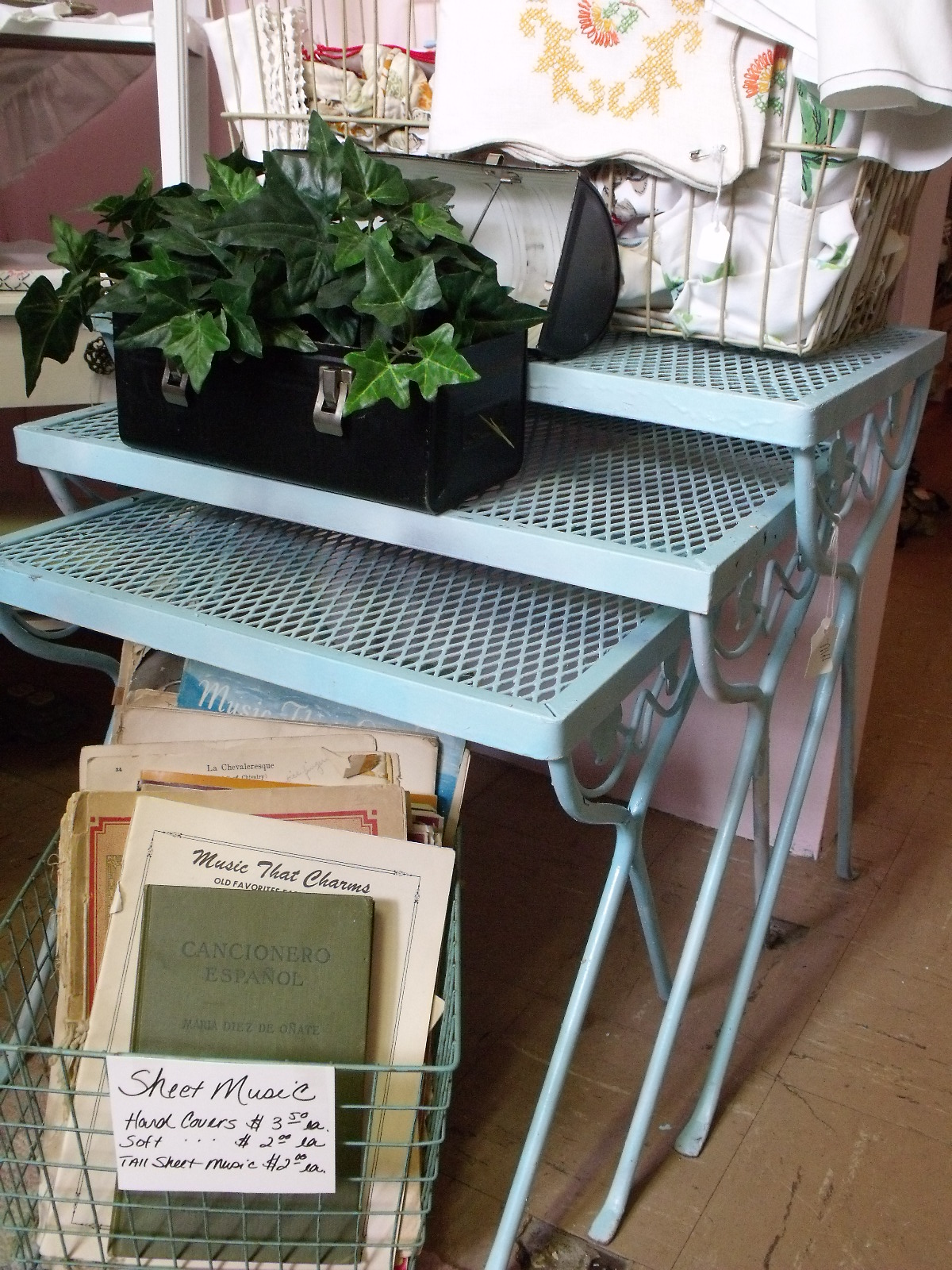 Pink Daisys Blog: 6/1/11 - 7/1/11