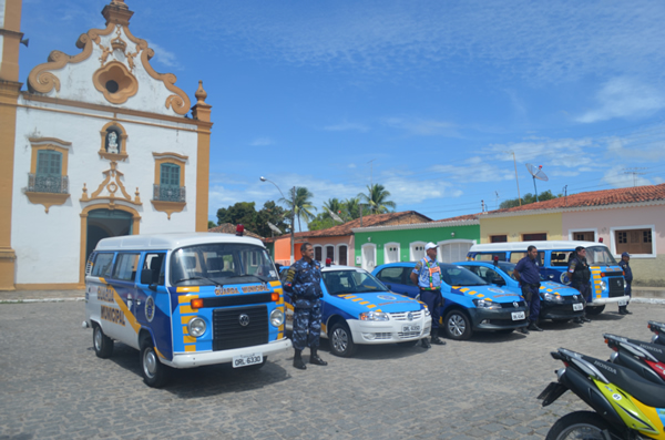 Professora Iolanda : Guarda Municipal e SMTT recebem viaturas para ...