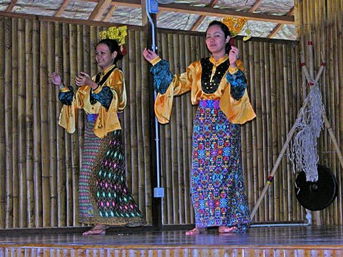 Tahun 6 Bahasa Malaysia :Seni Tradisi Kebanggaan Kita: Tarian Limbai