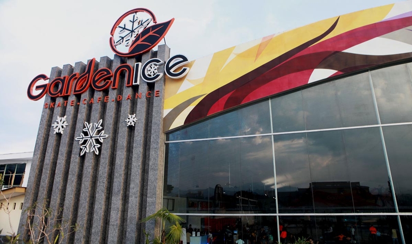 Fighting!!!: Ice Skating @Gardenice PVJ Bandung