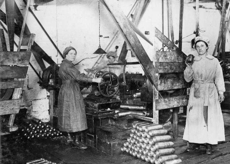 30 Incredible Photos of the Canary Girls, Female Munition Workers in ...