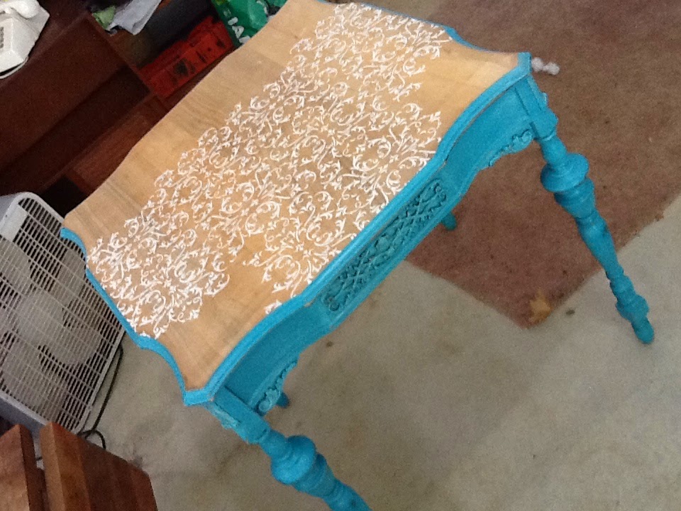 Girl UPcycled Studio: "A tale of a tossed and tattered table"