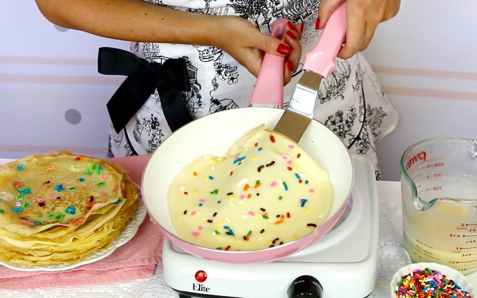 {VIDEO} Sprinkle Dessert Crêpes Filled with Chocolate, Strawberries ...