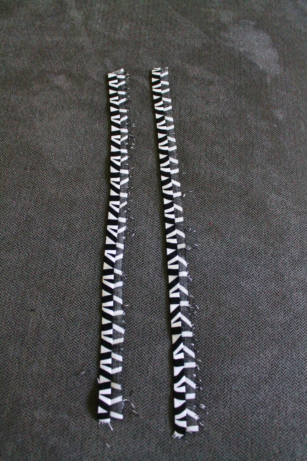 Straight Eight Sewing: Summer Top Tutorial -- Finishing the Top