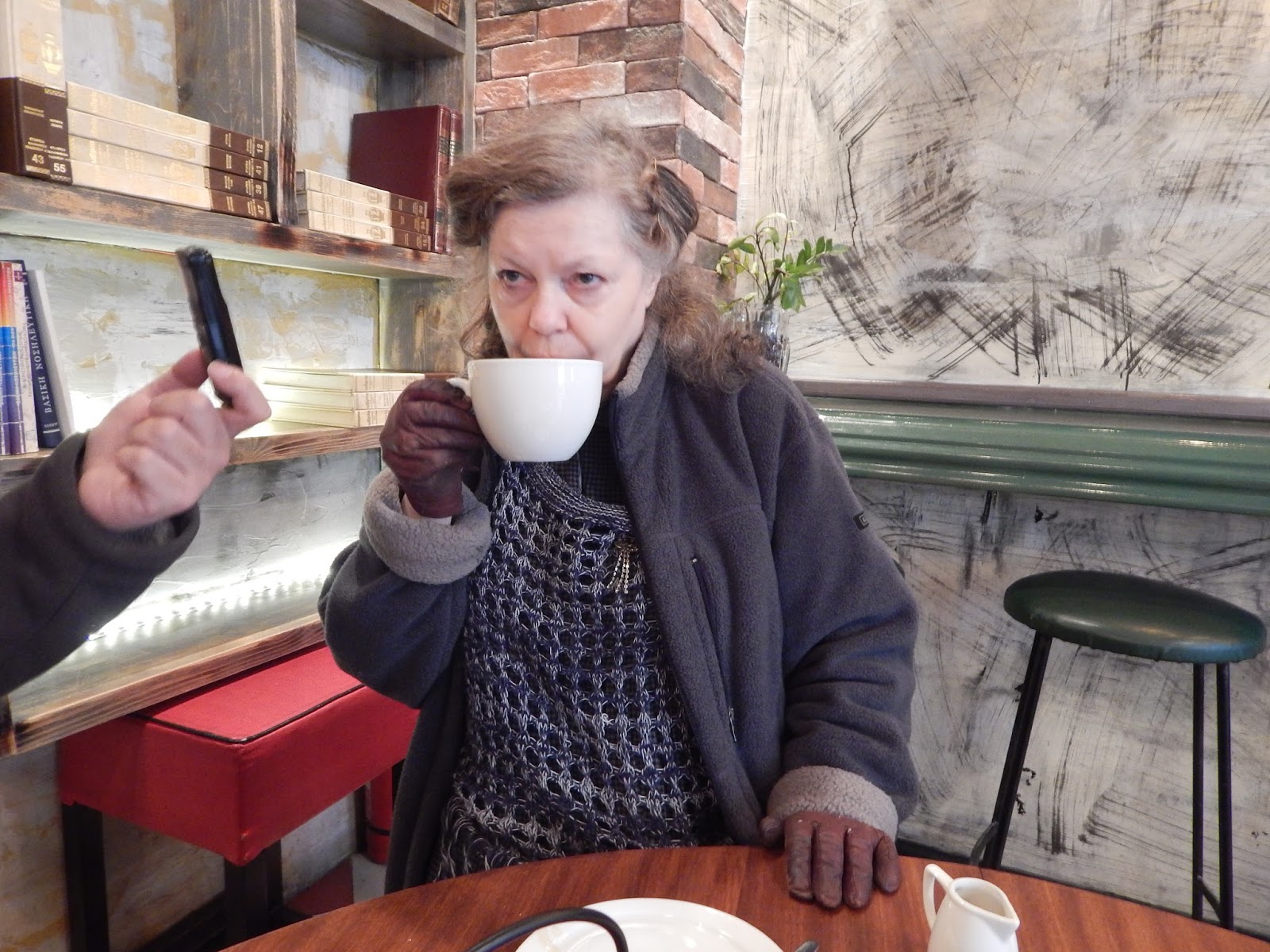 ΑΣΜΑΤΑ ΚΑΙ ΜΙΑΣΜΑΤΑ: Μία συνέντευξη ή ένα απογευματινό τσάι με τη Ρούλα ...