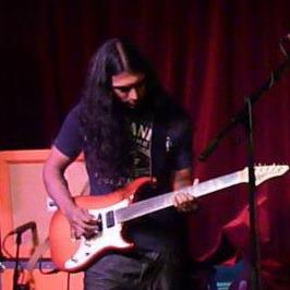 GUITAR TECH :||: Entrevista :: Jay Matharu