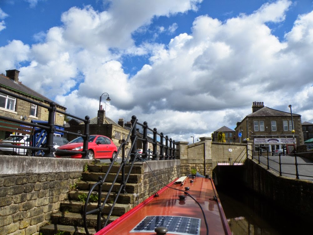 Travelling the Canals of England: Rivers and Big Big Locks