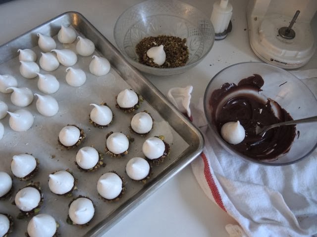 Kitchen and Cake: Meringue Drops