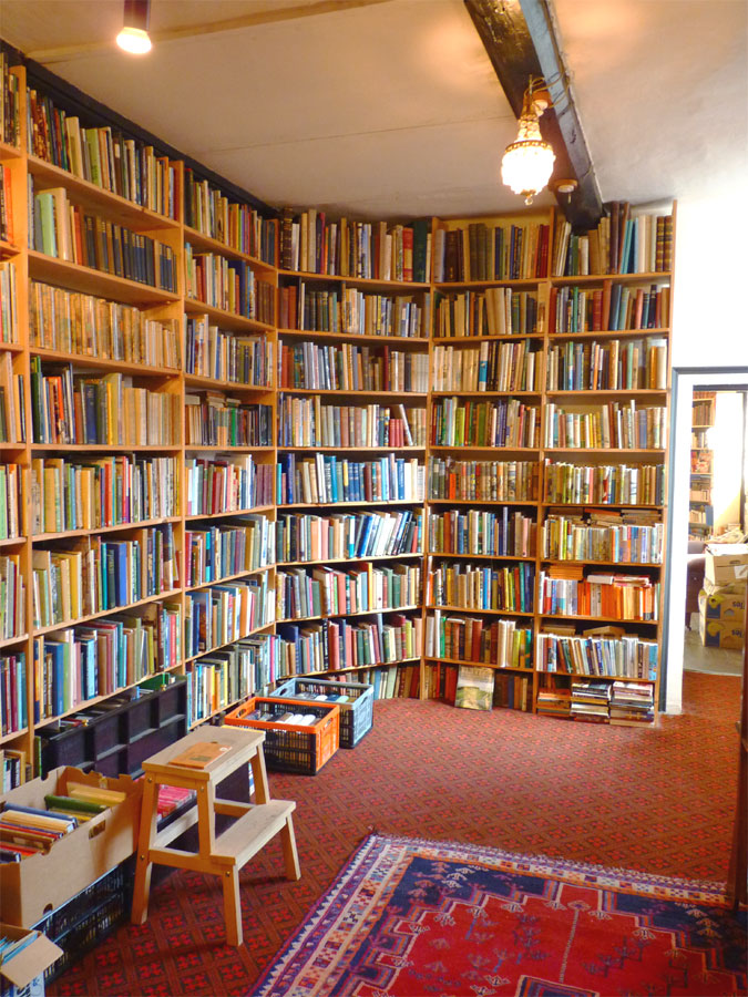 Ruang perpustakaan kecil di rumah ~ Design Rumah