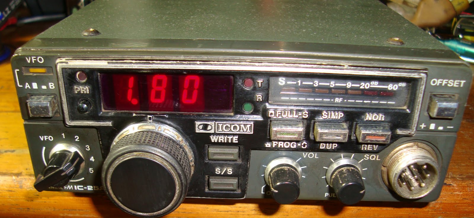RADIO SELLER: Icom IC-25 A ( SOLD )