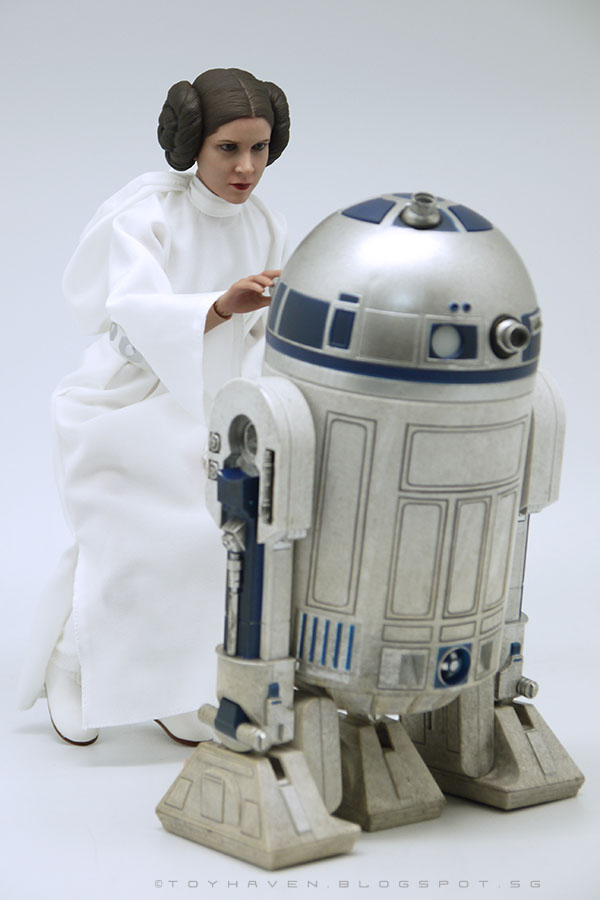 toyhaven: Hot Toys "Star Wars: A New Hope" 1/6th scale Princess Leia ...