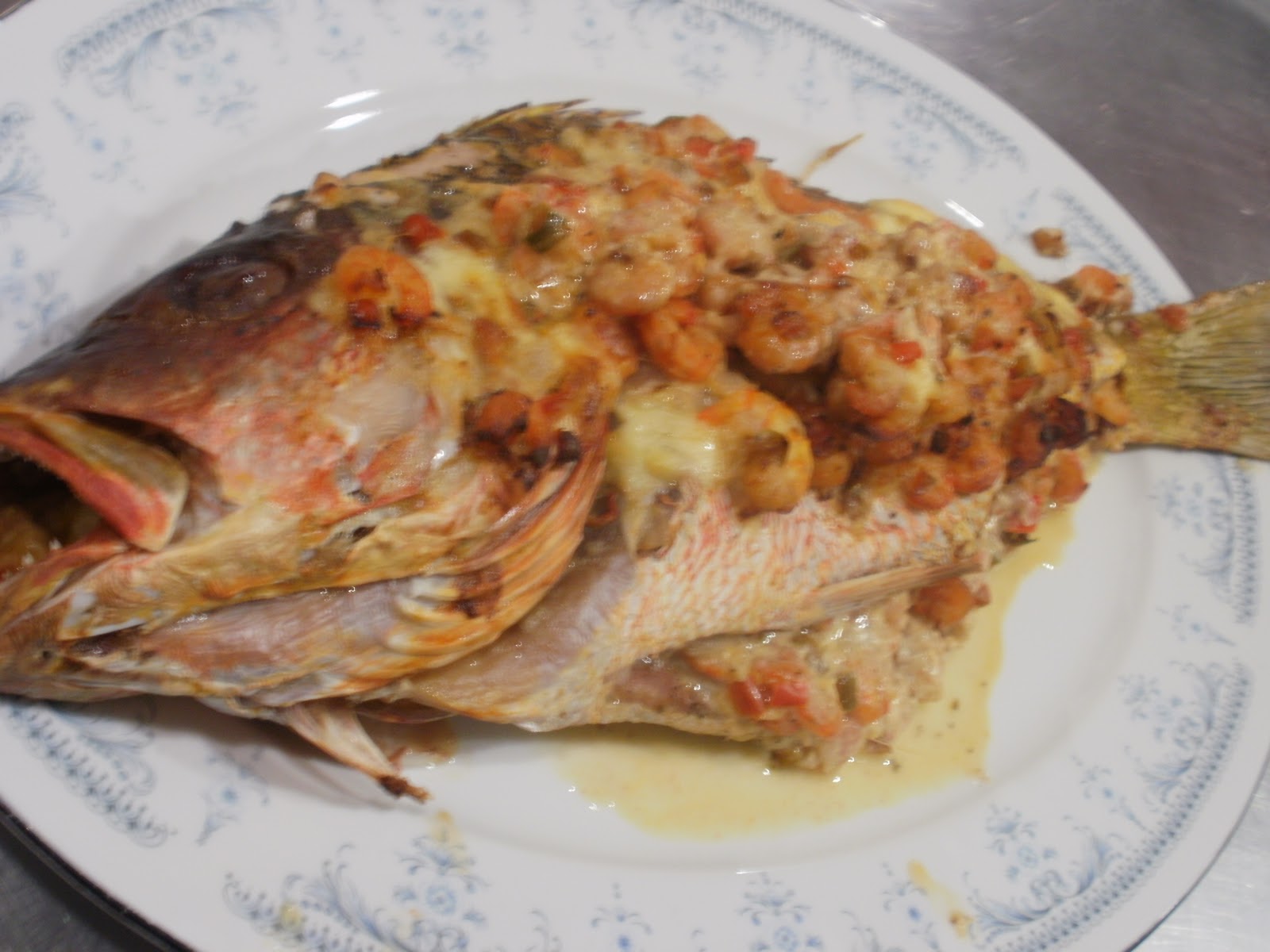 La dicha de cocinar: Pescado deshuesado relleno de camarones