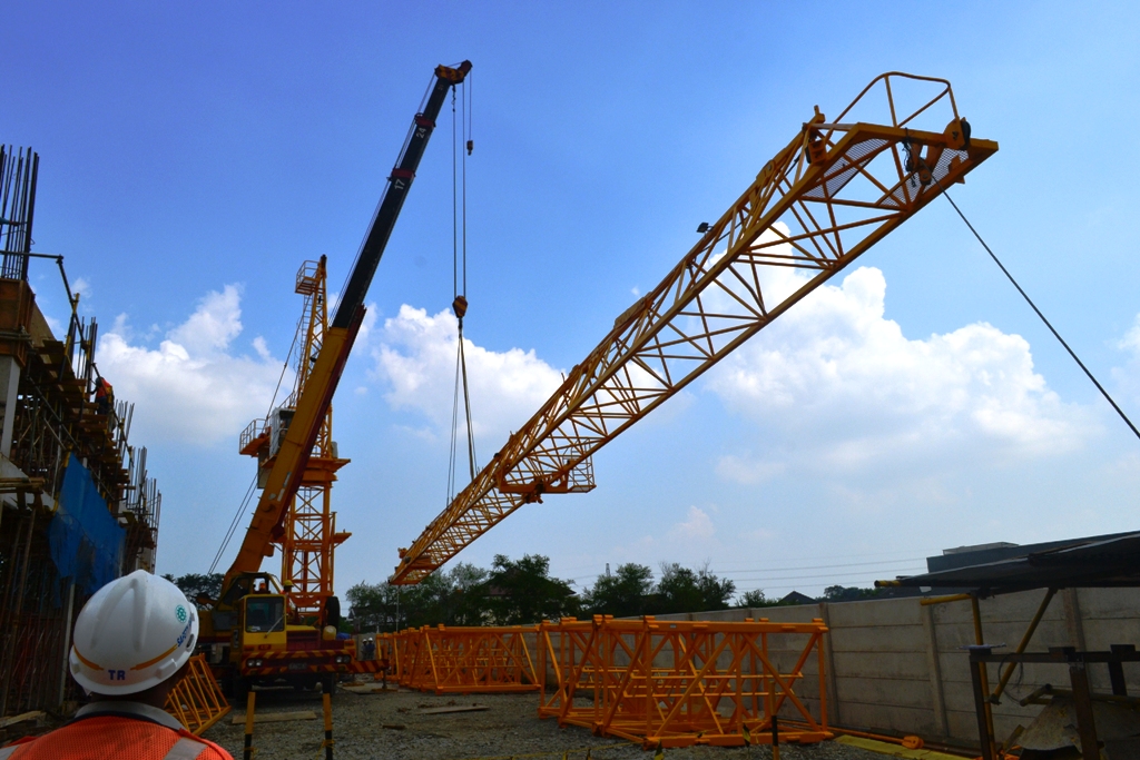 Indonesia Tower Crane Rental: TOWER CRANE ERECTION @ PP TAISE PROJECT