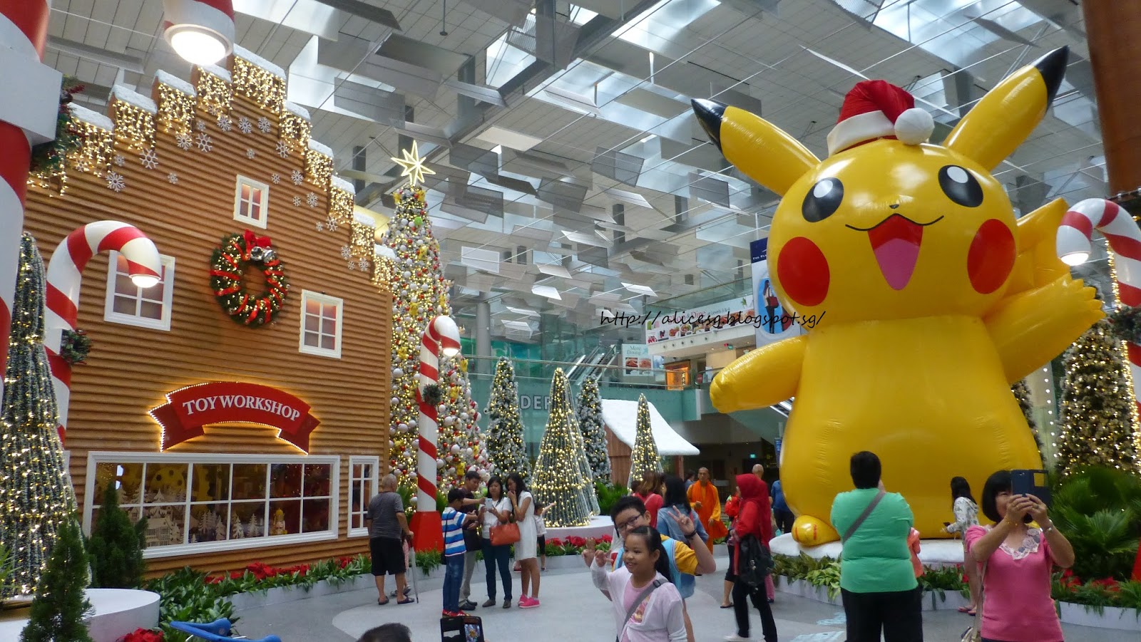Alicesg-Singaporemyhome: Pokemon Christmas Decoration at Changi Airport ...