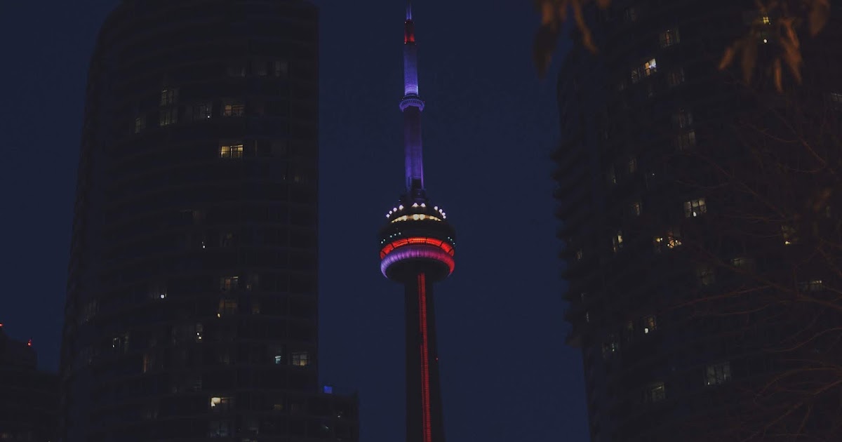 "Drive a wedge between" nghĩa là gì?