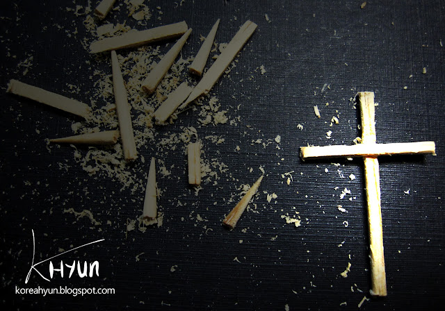 이쑤시개로 십자가 만들기(Make a cross with a toothpick)
