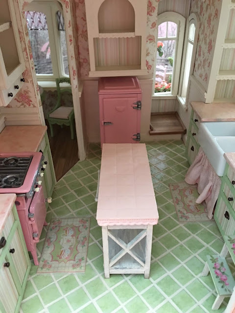 My Miniature Madness: The Storybook Cottage Kitchen Appliances Take II