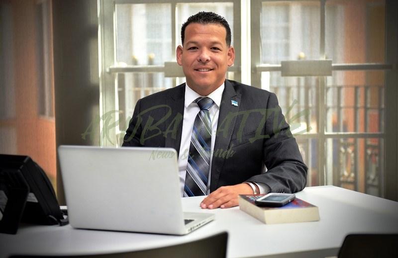 Rocco Tjon moet pijlen richten op zijn eigen premier